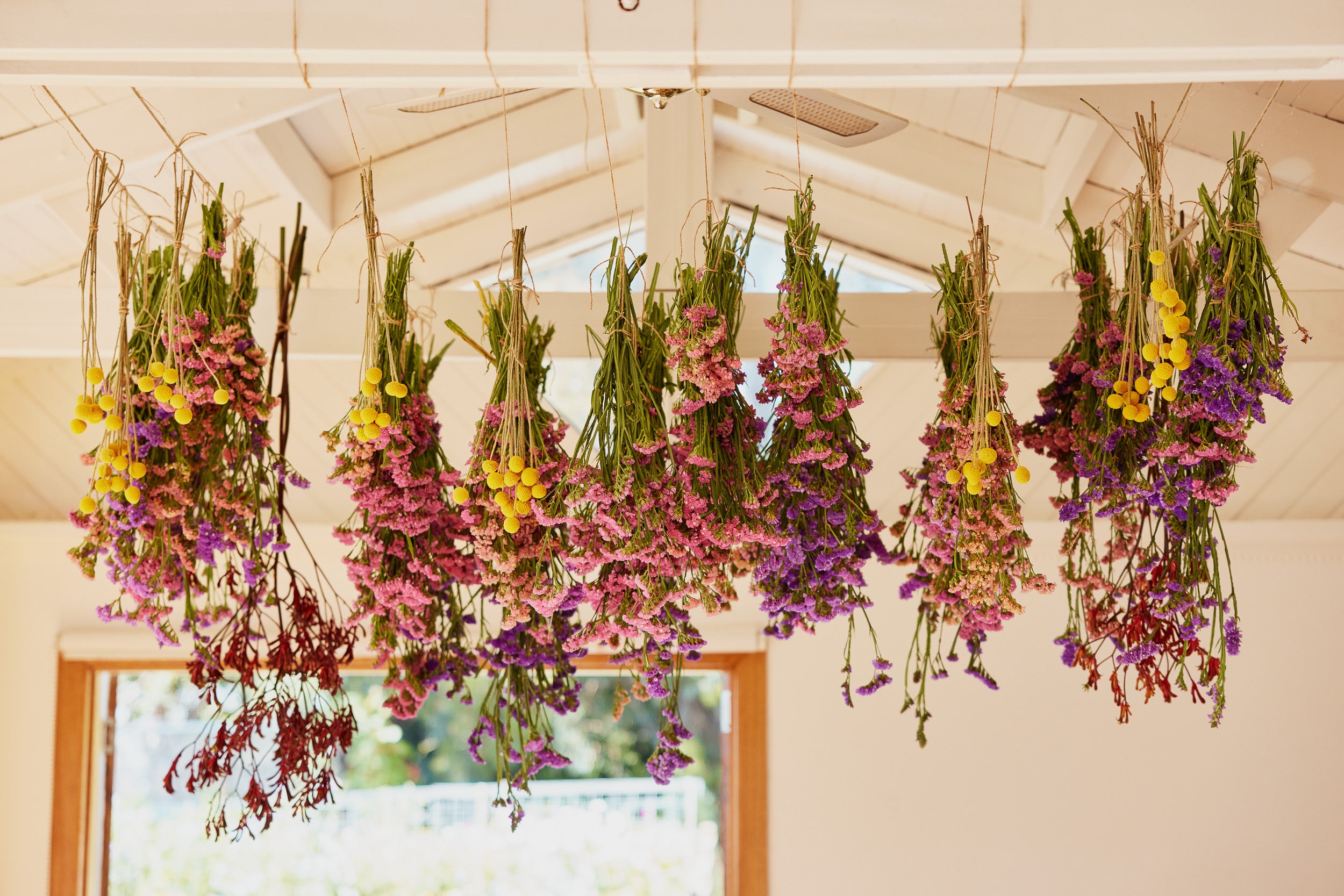 How To Dry and Preserve Flowers + The Top 24 Best Flowers For Drying ...